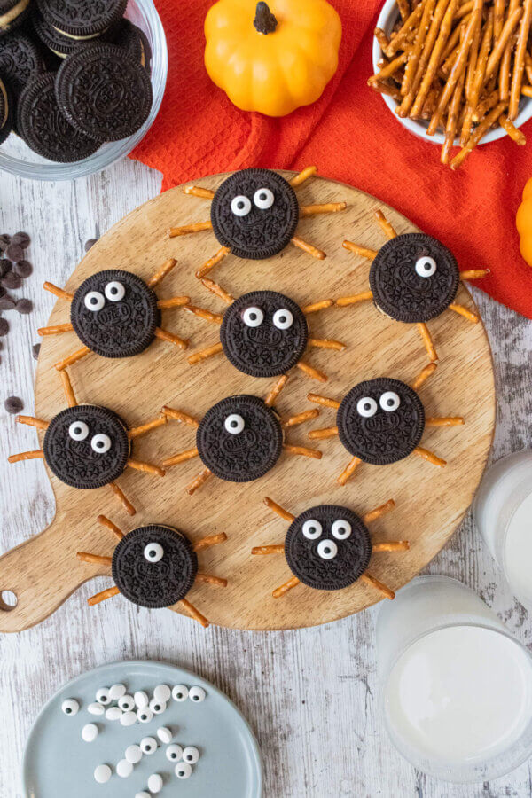 Simple Oreo Spiders - The Michigan Dietitian