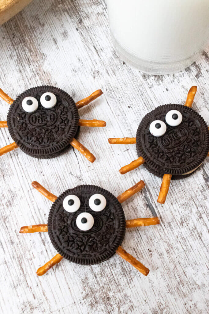 Simple Oreo Spiders - The Michigan Dietitian