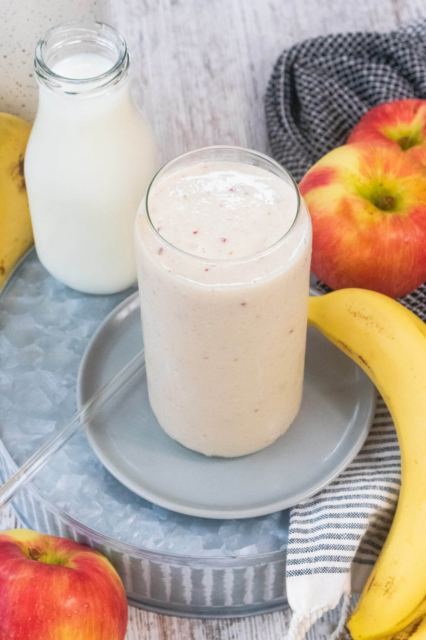 Apple and Banana Smoothie: Simple and Delicious! - The Michigan Dietitian